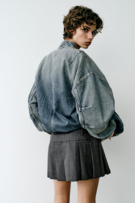 Джинсовая куртка от бренда ZARA