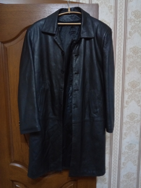 Продам  кожаные  суртюки.