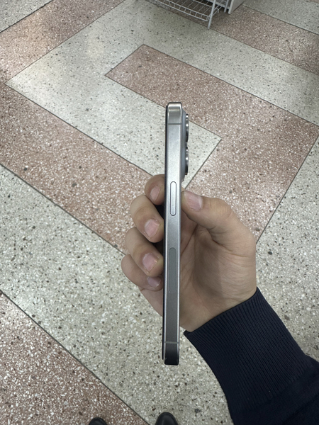 Iphone 15 Pro sotiladi