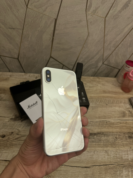 Iphone XS Срочно продается сотилади !