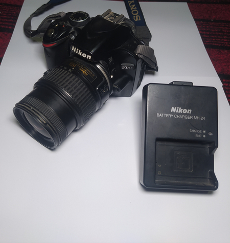 Nikon 3200 sotiladi