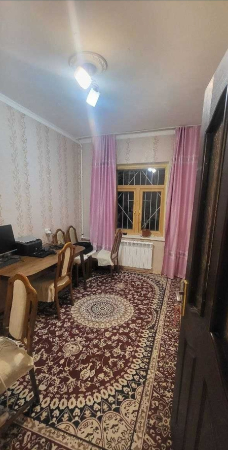 Срочно продаётся квартира Феруза 5/1/5/балкон 2*6