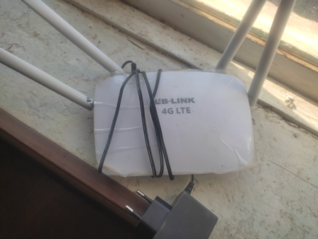 Router Sotiladi Sim kartalik