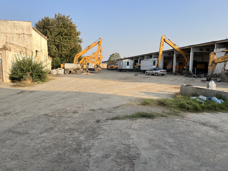 Baza sotiladi yoke arendaga beriladi Jizzax B sanoat xudida