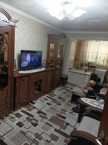 Продается квартира 1 этаж 3 комнатная