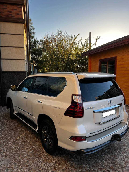 Lexus GX460 / 68000 km / 2019