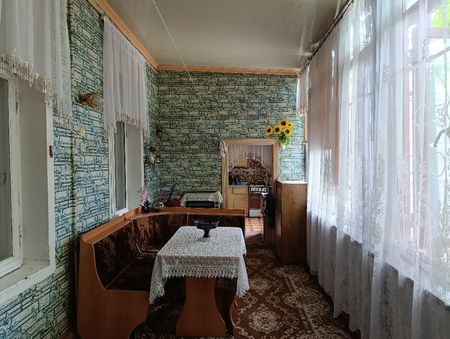 Срочно! Продается домик 4 комнаты 2.3 соток в общем дворе