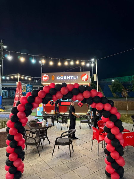 Biznes sotiladi . Fastfood food track.Butka alikofon va akfadan qlinga