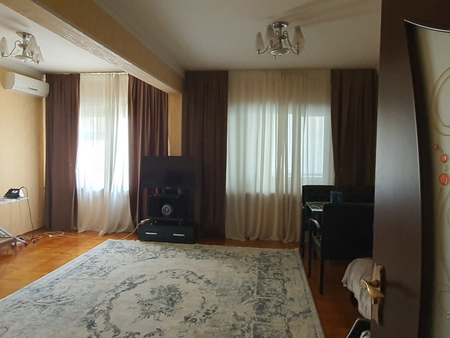 Продам свою квартиру м Кушбеги .5/3/5
