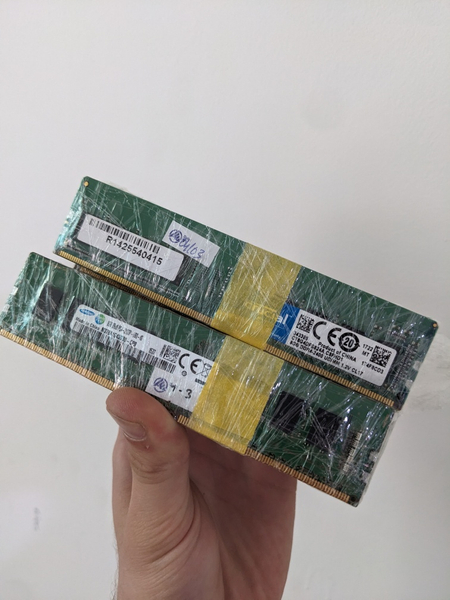 DDR4 8g  OZU янге