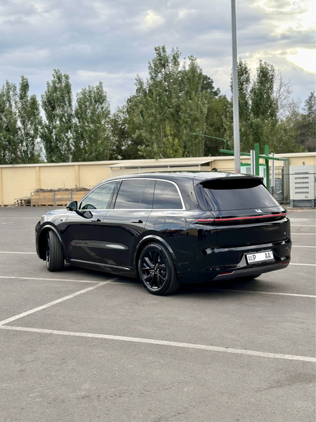 Li 8 Pro 2024 ( Lixiang Li 8 Pro )