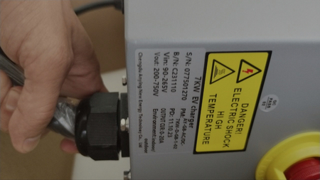Elektromobil quvvatlagichi