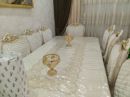 Стол ва стуллар сотилади