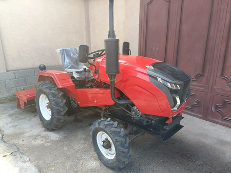 Mini Traktor  Zubr