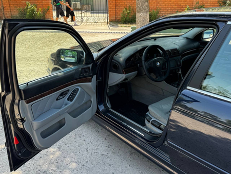 Продаётся BMW E39 530i  2002 года