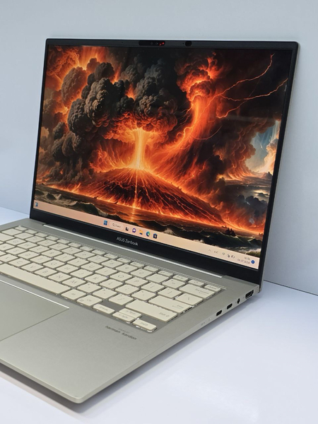 Asus ZenBook 14X OLED Core i9-13900H 13- avlod. Kuchli ishlar uchun.