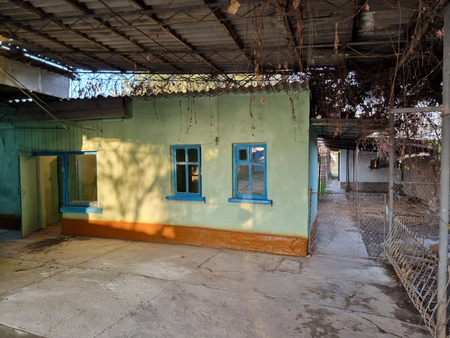 Uy sotiladi sirdaryo tumani kalhoz masjit arentir