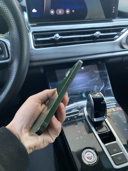 Iphone 13 green