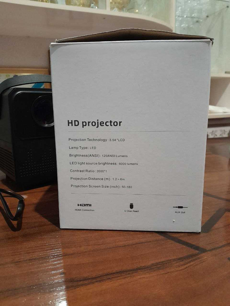 HD Proektor mini