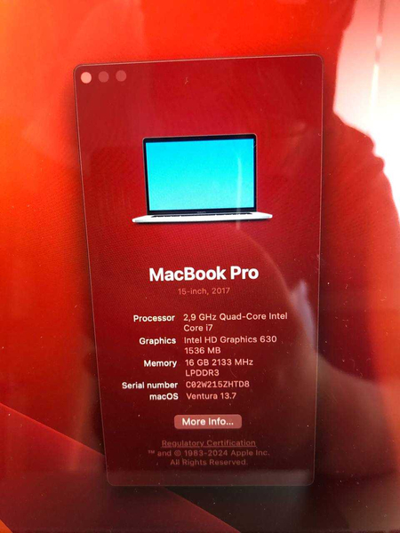 Macbook pro 15 inch 16GB / 512GB SSD Touchbar