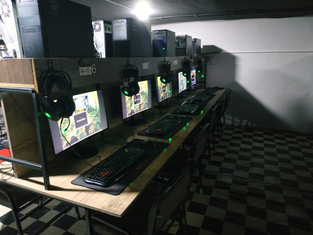 Game Club sotiladi. Moshinaga bartr bor.