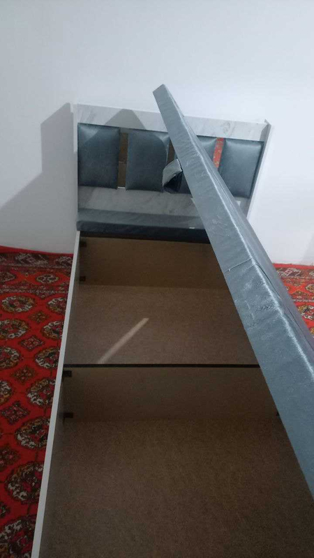 Янгободда ховлининг 1хонаси кизларга ижарага берилади берилади.