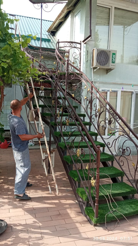 Продаётся готовая лестница цв