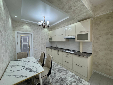 Продается 3 комнатная квартира на 1 этаже по улице Амира Темура