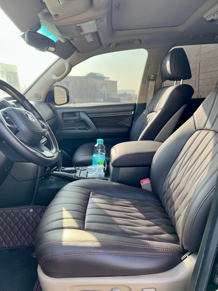 Toyota land cruiser 300 srochna sotiladi..