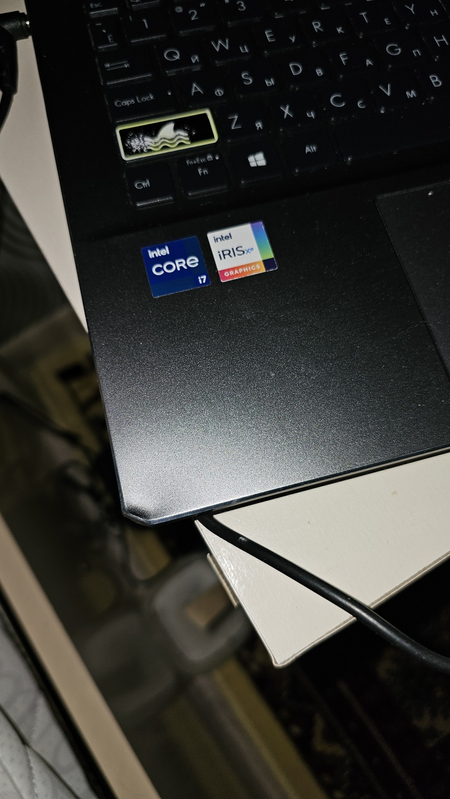 Asus Vivabook i7-1165G7 15.6 16RAM