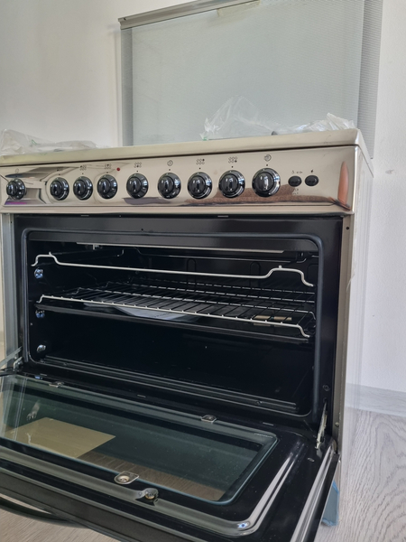Газовая плита Indesit новая