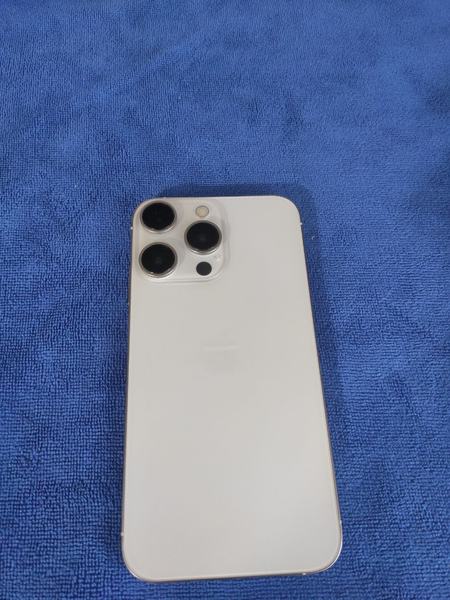 Iphone 15 pro  [XR]