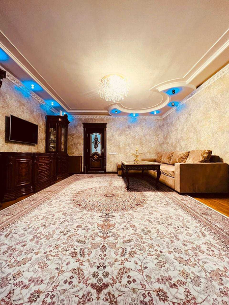 Продаётся 4/2/9 квартира на Метро Ойбек ор-р точка Вкуса  М-1