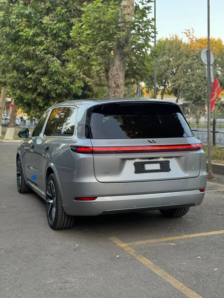 Lixiang l9 ultra nalichida