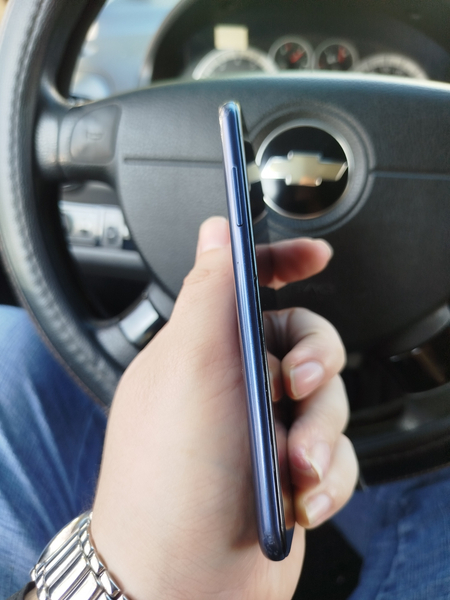 Samsung Galaxy A01 2/16 GB 3000 Mach yaxshi sostoyaniya arzon narxda