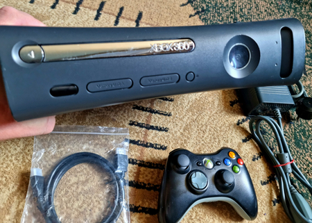 Xbox 360 fribut qilingan.