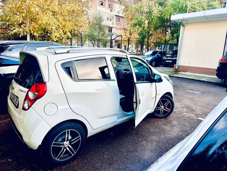SPARK sotiladi. Xolati ideal.