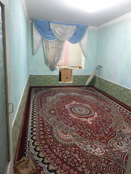 buxoro shaxar sharq 1 da 4 etajlik uy 1 etajida joylawgan uy sotiladi