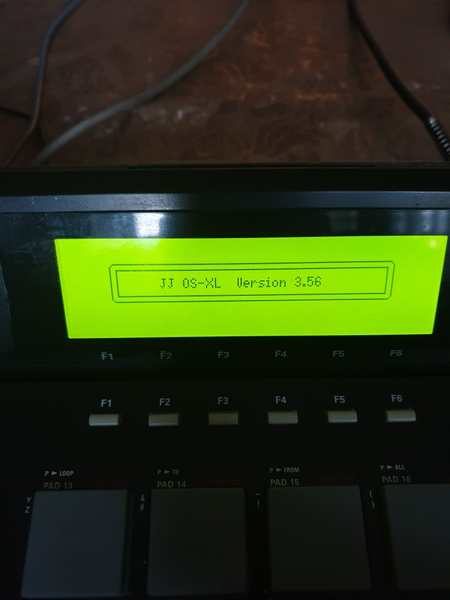 AKAI MPC 2500 (Ideal)