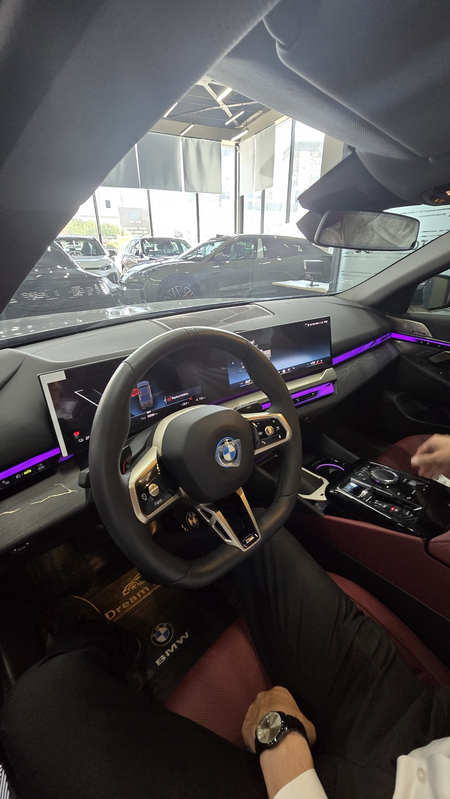 BMW i5 eDrive 35L Exclusive M Sport (2024) наличи. Авто кридит