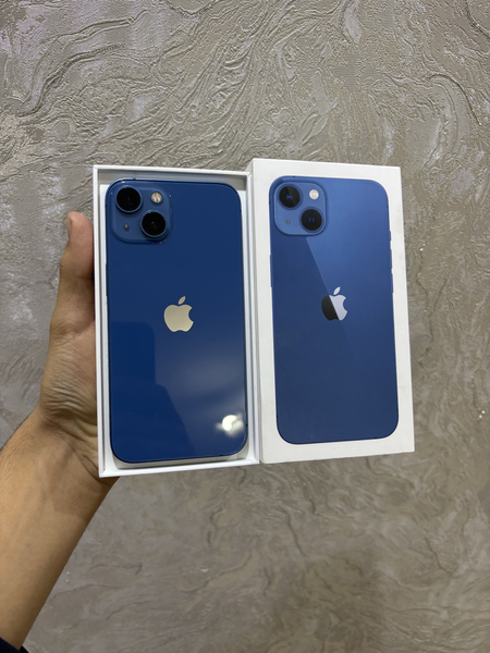 Продам iPhone 13 в идеальном состоянии