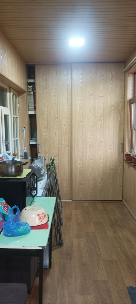 Яшнобадский район.Продаётся  своя 4х комнатная квартира  на 3 этаже 5д