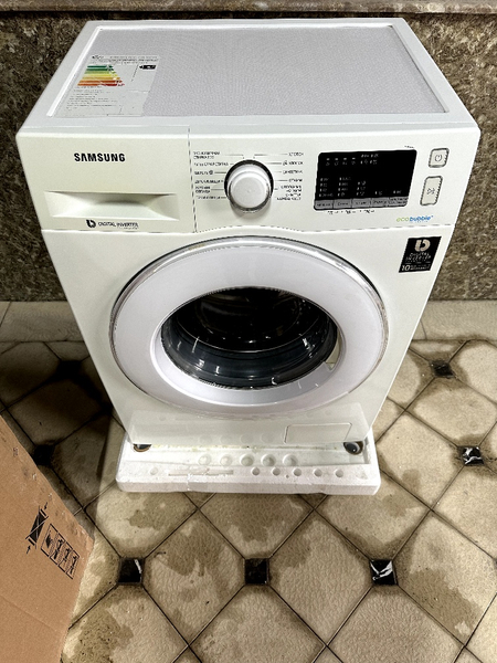 Стиральная машина Samsung ecobubble WW60J4210JWULD