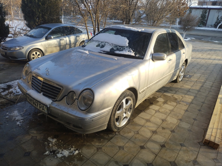 Мерседес бенз 210