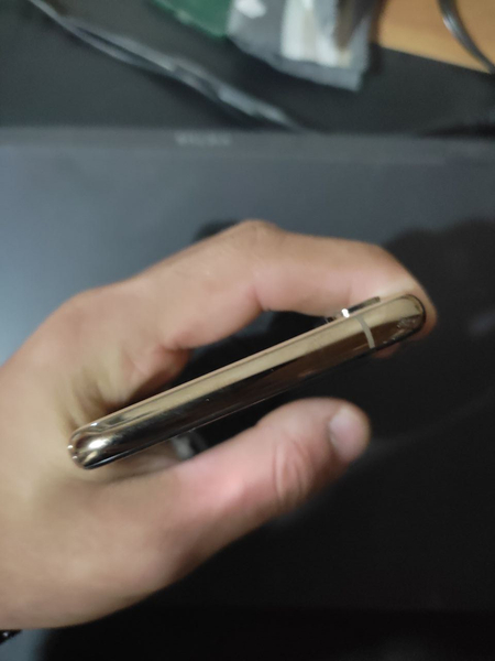 iPhone xs srocna