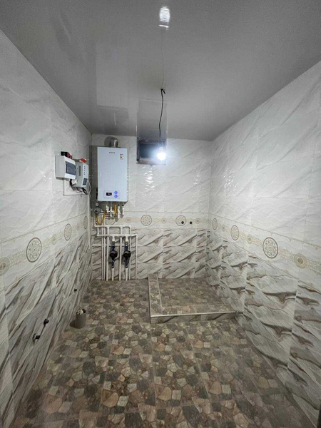 Янгиҳаёт тумани, Чортоқ маҳалласида
3,2 сотих, 4 хона+ошхона,огород