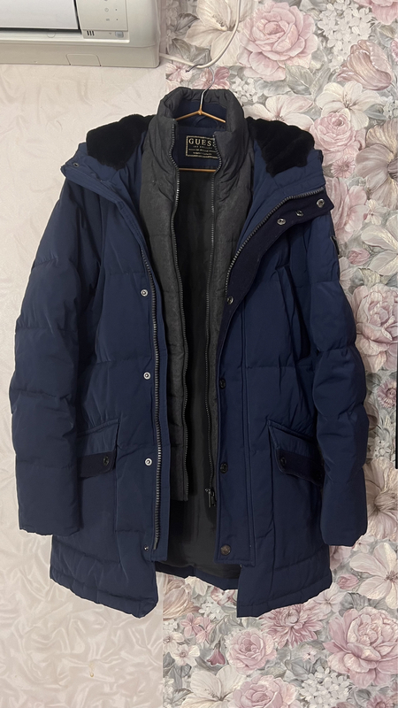 Фирменная куртка Guess