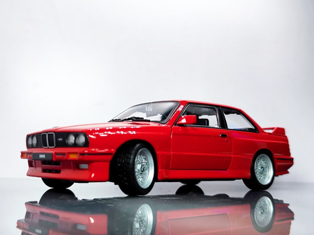 BMW M3 E30 Металлическая машинка масштабная модель - Доставка