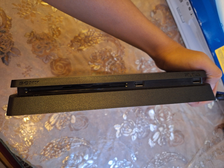 Sony Playstation 4 Slim
