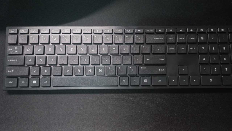 оригинальная клавиатура +мышь +коврик ACER ( батарейки в комплекте)
